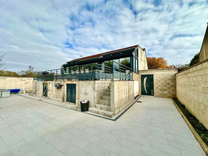 Maison à vendre - Villeneuve-les-Bordes - 4 chambres