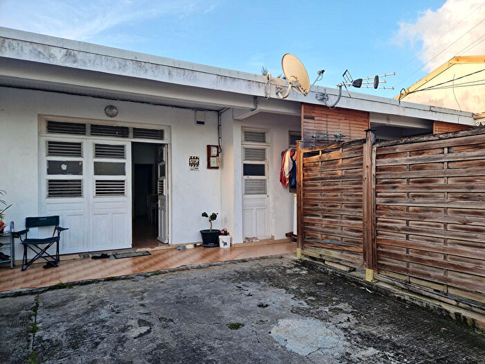 Maison à vendre - Fort-de-France - 5 pièces - 4 chambres