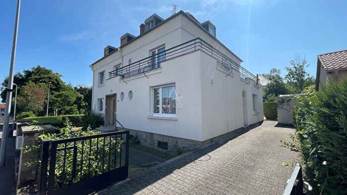 Maison à vendre - Forbach, Wiesberg, Petite Forêt - 15 pièces - 10 chambres