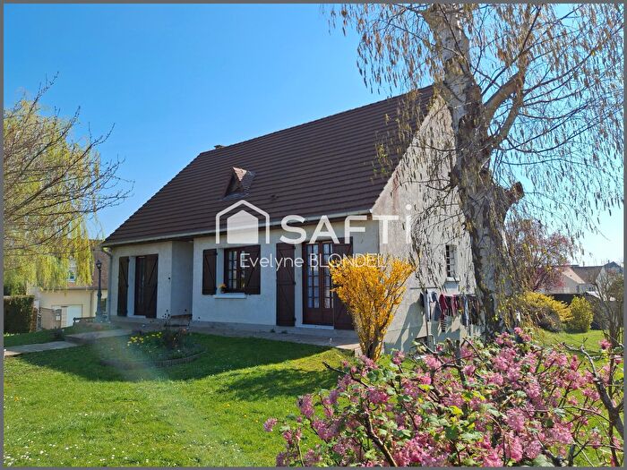 Maison à vendre - Breuil-le-Vert - 7 pièces - 5 chambres