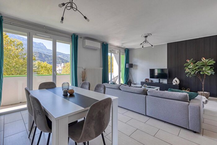 Appartement à vendre - Échirolles, Village, La Commanderie - 4 pièces - 2 chambres