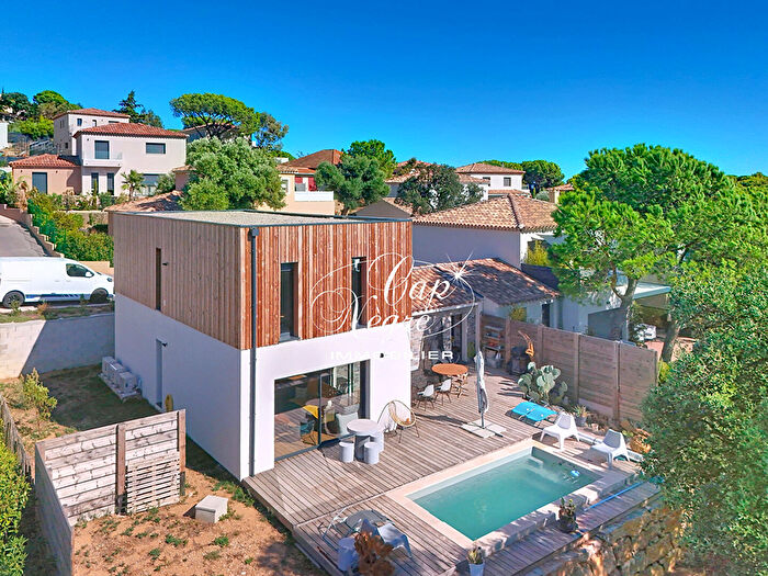 Maison 3 pièces à Le Lavandou, Rousset, Four des Maures, Saint-Clair, à vendre