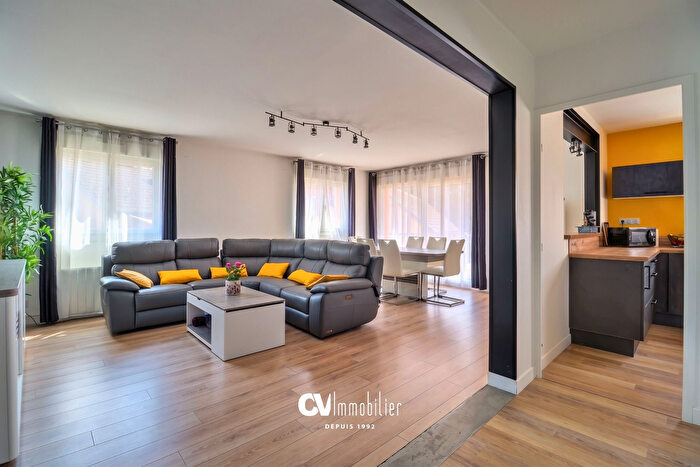 Appartement 5 pièces à Louviers, Centre-ville, à vendre