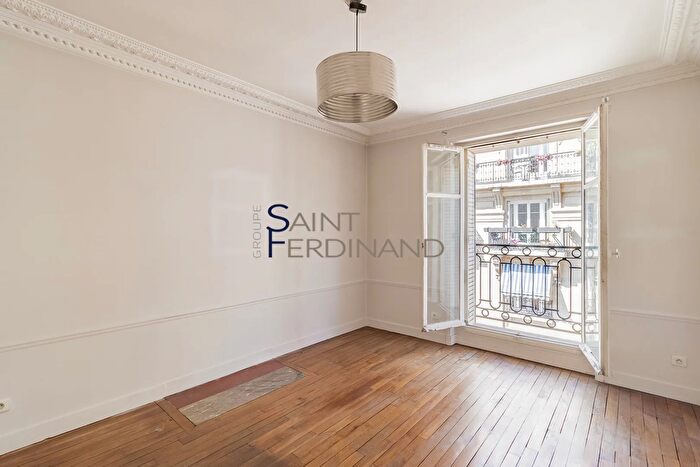 Paris 18ème, Grandes Carrières, Clichy : Appartement 2 pièces à vendre