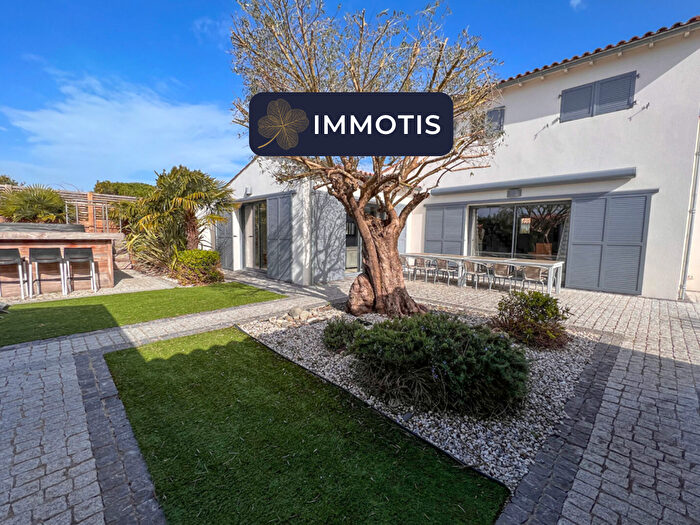 Maison à vendre - Saint-Martin-de-Ré - 7 pièces - 6 chambres