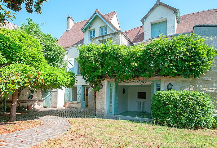 Maison 9 pièces à vendre à Le Mesnil-le-Roi