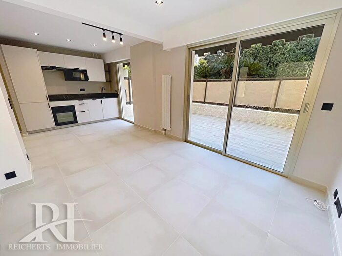 Appartement à vendre - Cannes, Prado, République - 2 pièces - 1 chambre