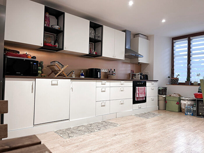 Appartement à louer - Soultz-Haut-Rhin - 5 pièces - 3 chambres