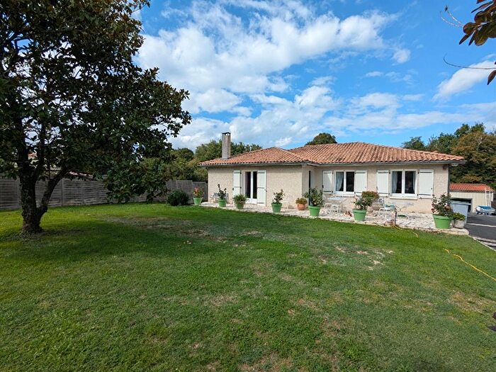 Maison à vendre - Cognac, Crouin - 5 pièces - 3 chambres