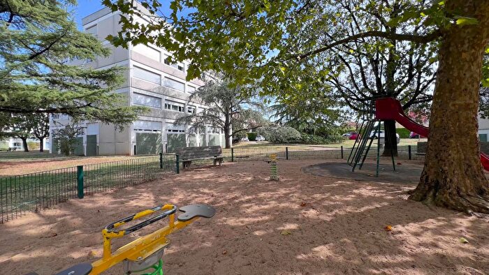 Appartement 4 pièces à vendre - Décines-Charpieu, Champ Blanc
