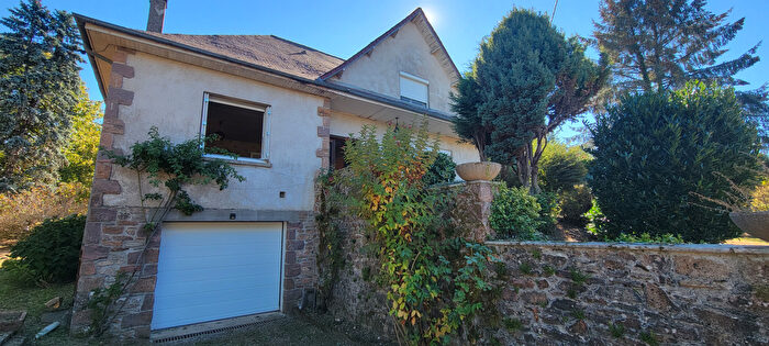 Maison 5 pièces à Ménoire, à vendre