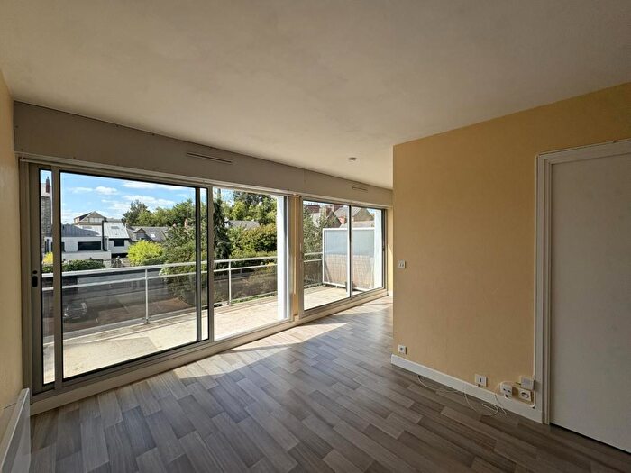 Quartiers Sud-Ouest, Sacrés Coeurs : Appartement 1 pièce à louer