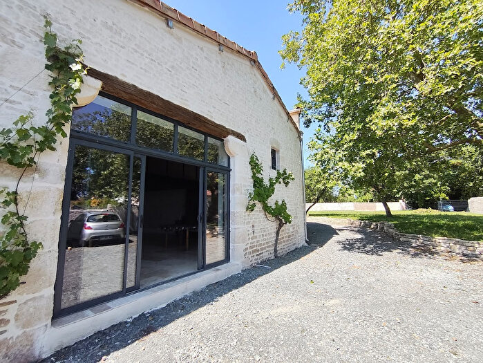 Maison à vendre - Prahecq - 6 pièces - 3 chambres