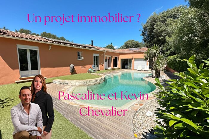 Grans : Maison 9 pièces à louer