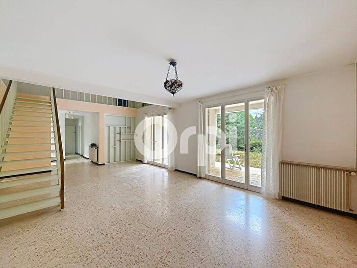 Maison 5 pièces à Est, Trélissac, à louer