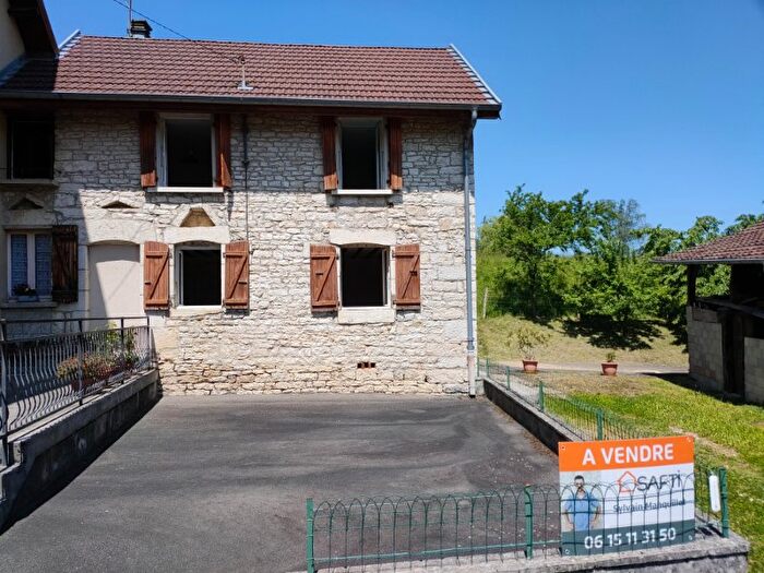 Marnoz : Maison 9 pièces à vendre