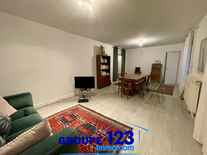 Appartement à louer - Auxerre, Les Rosoirs - 3 pièces - 2 chambres