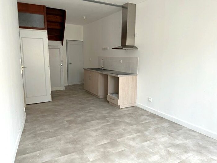 Maison à louer - Airvault - 3 pièces - 2 chambres