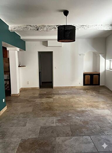 Appartement à louer - La Tour-dAigues - 4 pièces - 3 chambres