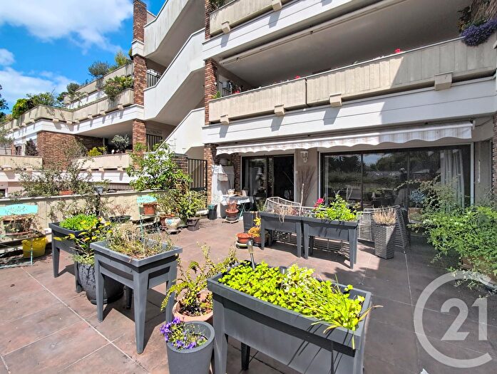 Melun, Saint-Liesne : Appartement 6 pièces à vendre