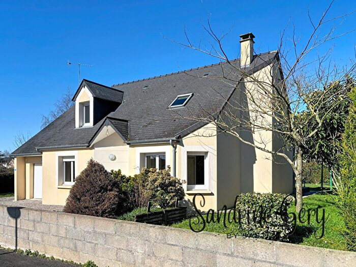 Maison à louer - Renazé - 6 pièces - 4 chambres