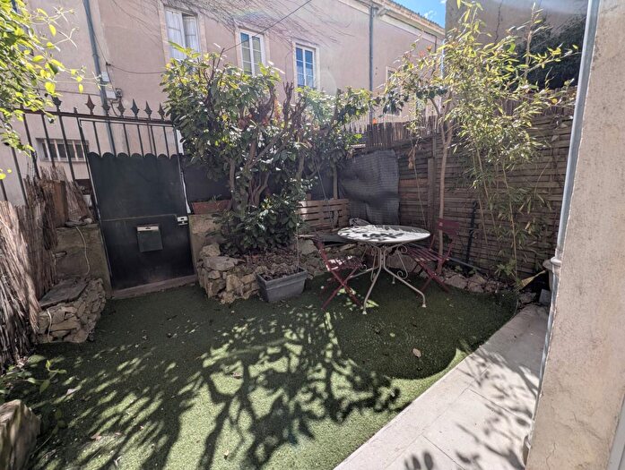 Appartement à louer - Arènes, Nîmes - 3 pièces - 2 chambres