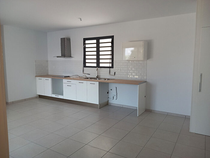 Appartement à louer - Saint-Pierre, Centre-ville - 4 pièces - 3 chambres