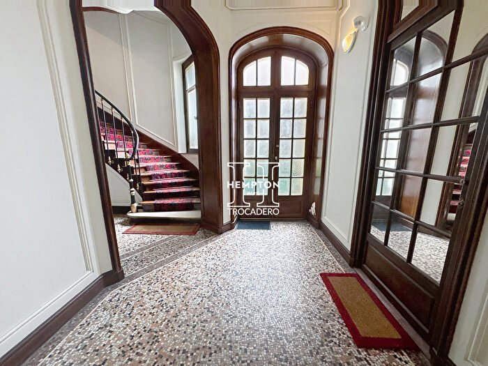 Appartement à vendre - Paris e , Grandes Carrières, Clichy - 4 pièces - 2 chambres