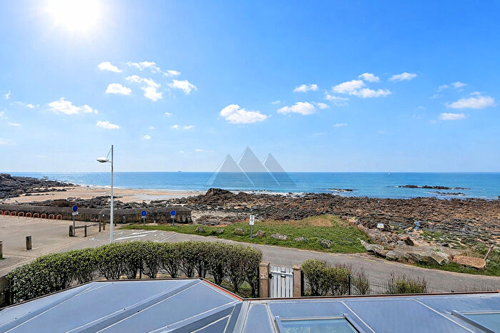 Maison à vendre - Locmaria-Plouzané - 8 pièces - 6 chambres