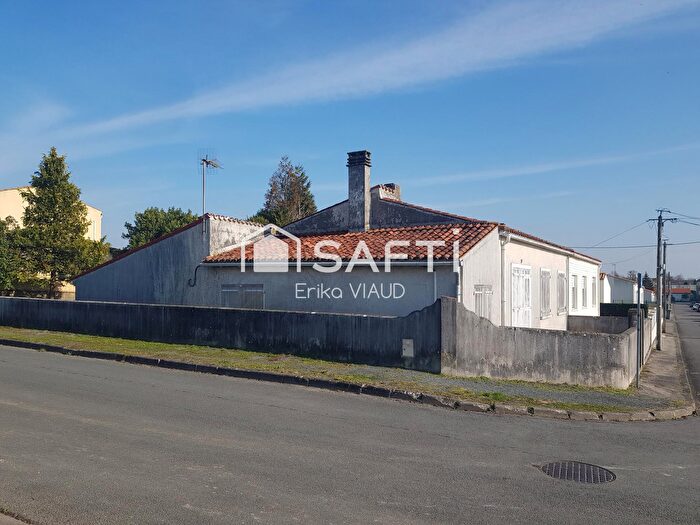 Maison à vendre - Surgères - 5 pièces - 3 chambres