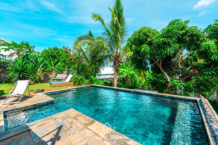 Maison à vendre - Saint-Paul, Bois de Nèfles - 10 pièces - 7 chambres