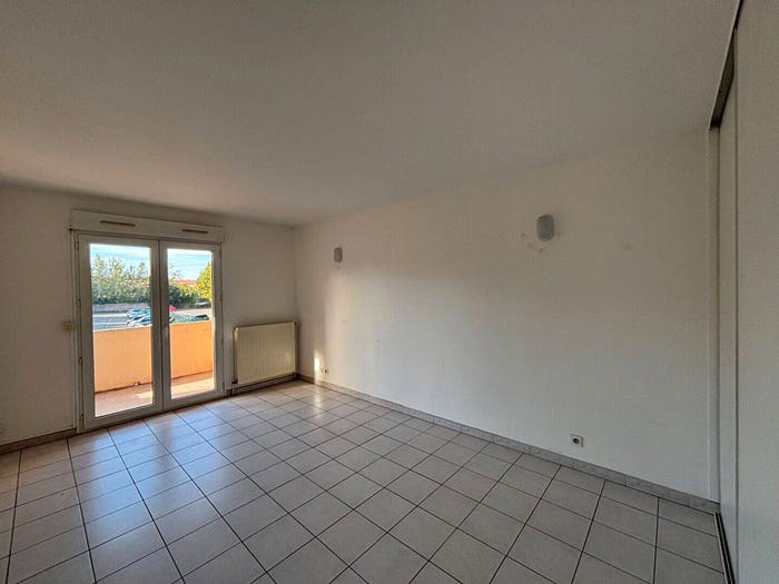 Appartement 3 pièces à Nevons-route d'Apt, L'Isle-sur-la-Sorgue, à louer