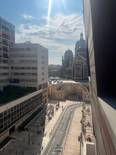 Appartement à vendre - Marseille e , La Joliette - 3 pièces - 2 chambres