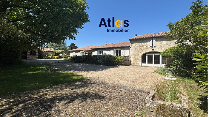 Vouillé : Maison 7 pièces à vendre