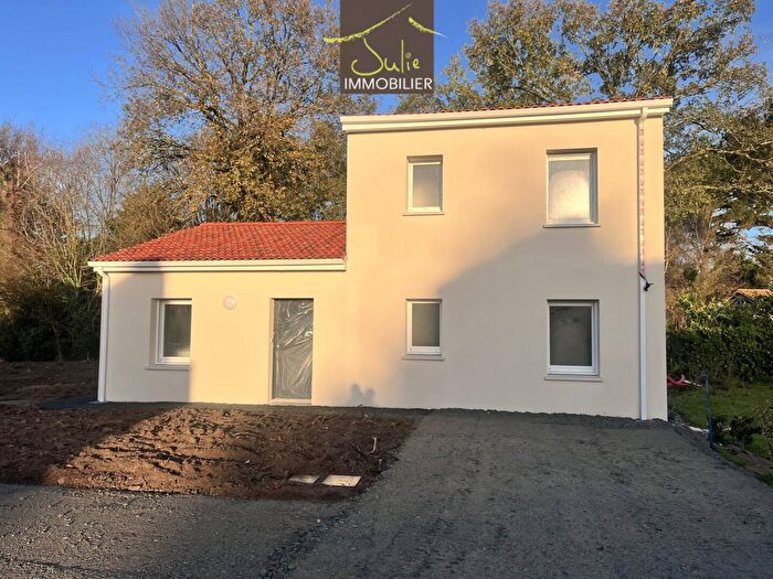 Maison à louer - Bressuire - 4 pièces - 3 chambres