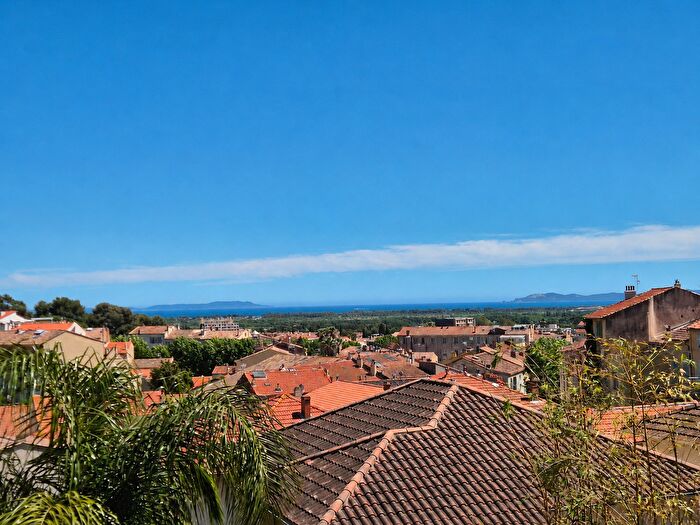 Hyères, Pyanet : Maison 5 pièces à vendre