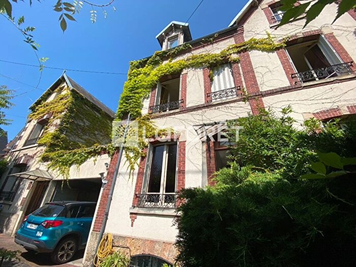 Maison à vendre - Mantes-la-Jolie, Centre-ville - 12 pièces - 7 chambres
