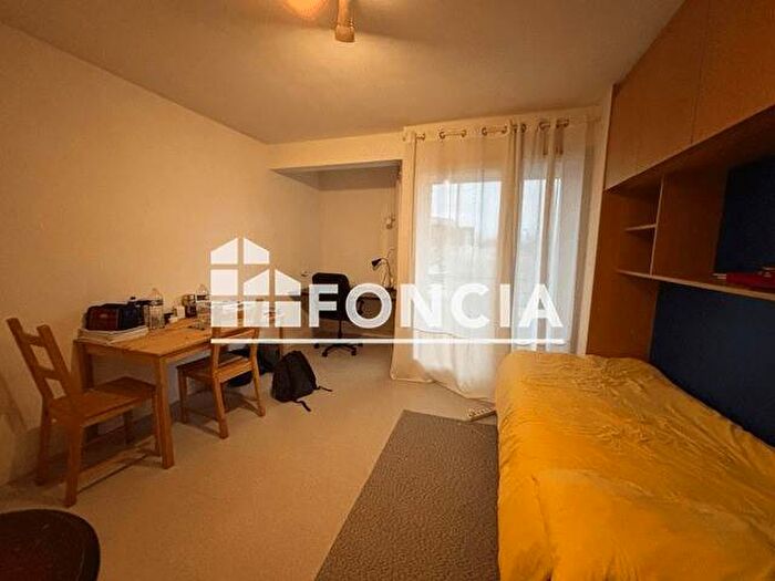 Appartement à louer - Nord, Bruz - 1 pièce