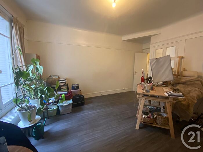 Paris 18ème, Grandes Carrières, Clichy : Appartement 1 pièce à louer