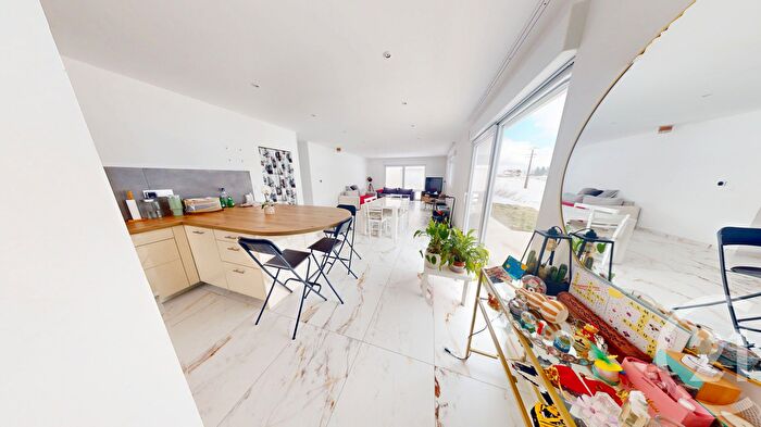 Maison à vendre - Le Russey - 5 pièces - 4 chambres