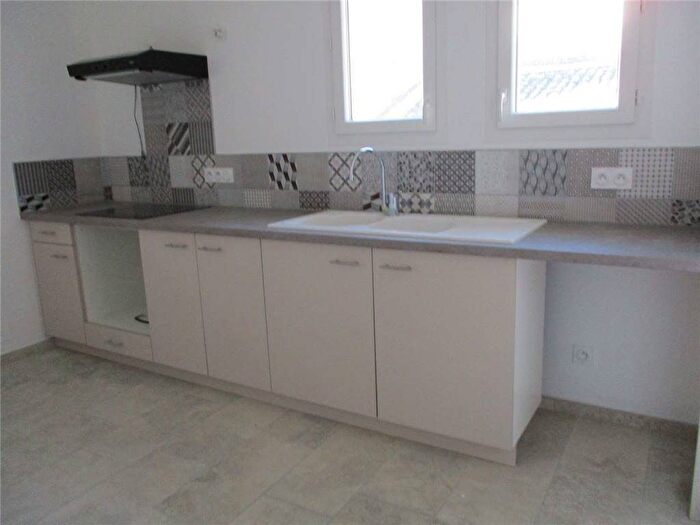 Appartement à louer - Vaison-la-Romaine - 3 pièces - 2 chambres