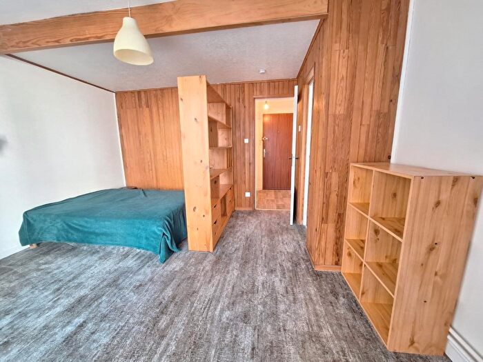 Appartement à louer - Clermont-Ferrand, Vallières, Sallins, Poncillon - 1 pièce