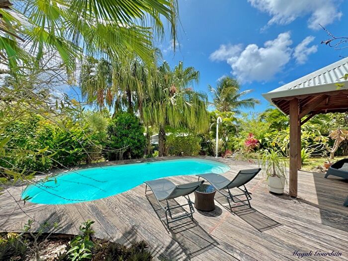 Maison 9 pièces à Saint-François, à vendre