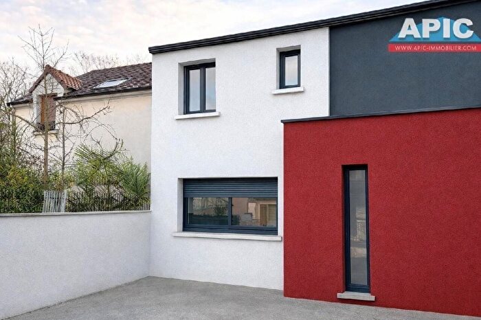 Maison à louer - Saint-Brice-sous-Forêt - 5 pièces - 3 chambres