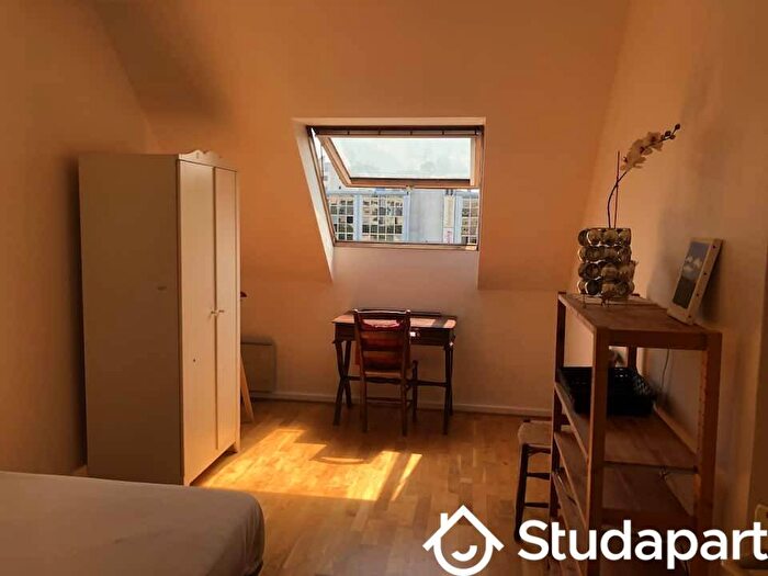 Appartement à louer - Pvé Neuf-Mont dEst, Noisy-le-Grand - 1 pièce - 2 chambres