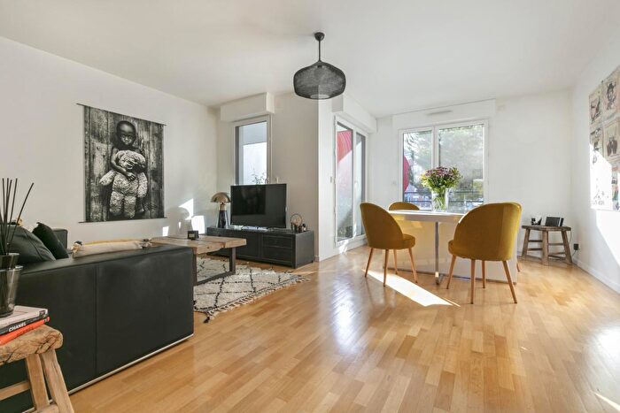 Appartement à vendre - Issy-les-Moulineaux, Les Iles, La Ferme - 4 pièces - 3 chambres