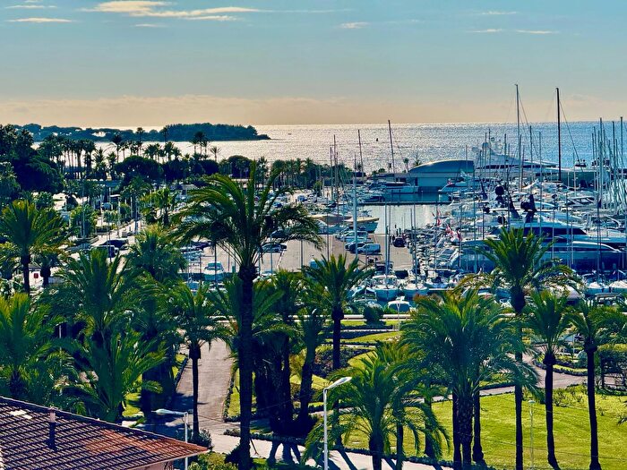 Appartement à vendre - Cannes, Pointe Croisette - 3 pièces - 2 chambres