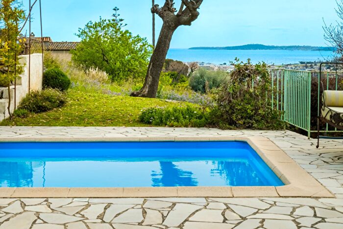 Maison 9 pièces à vendre à Cagnes-sur-Mer, Les Colettes