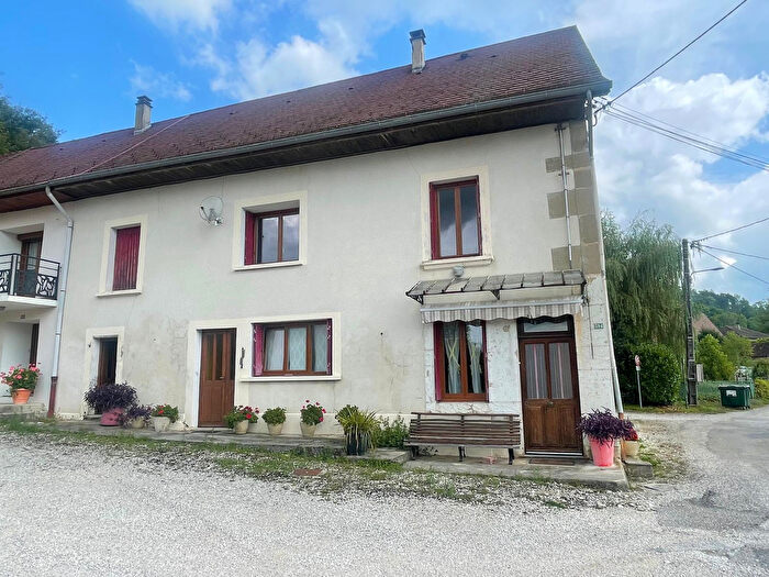Maison 5 pièces à Saint-Laurent-du-Pont, à vendre