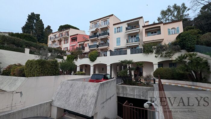 Appartement à vendre - Le Cannet, Centre-ville - 4 pièces - 3 chambres